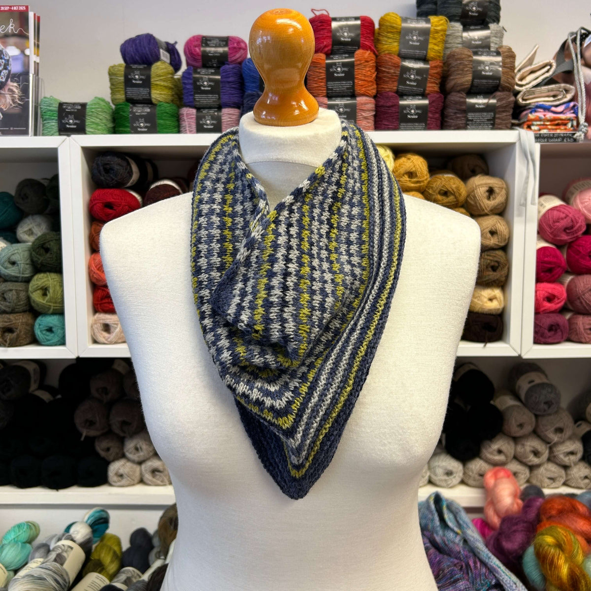Isla Shawl – The Woolly Brew