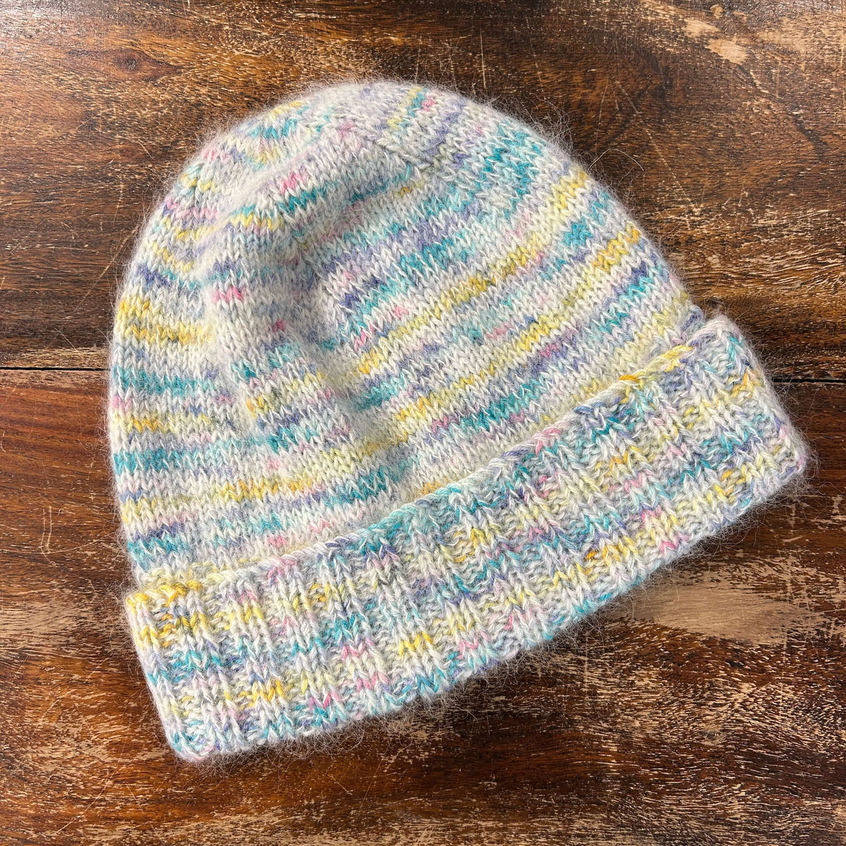 The Woolly Brew free knitting pattern for a hat in DK yarn