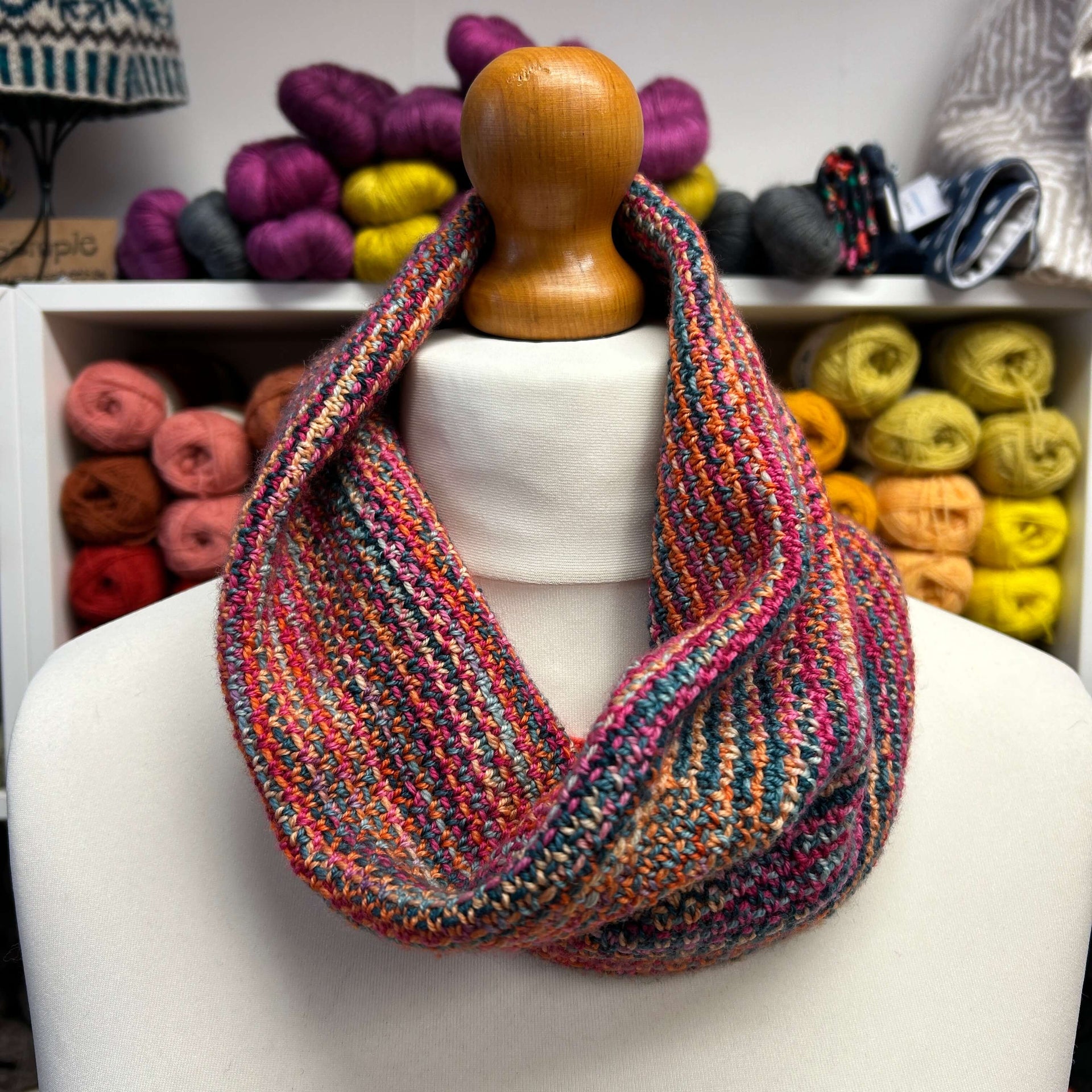 Free knitting pattern for Simple Cowl in 4ply wool yarn – The Woolly Brew